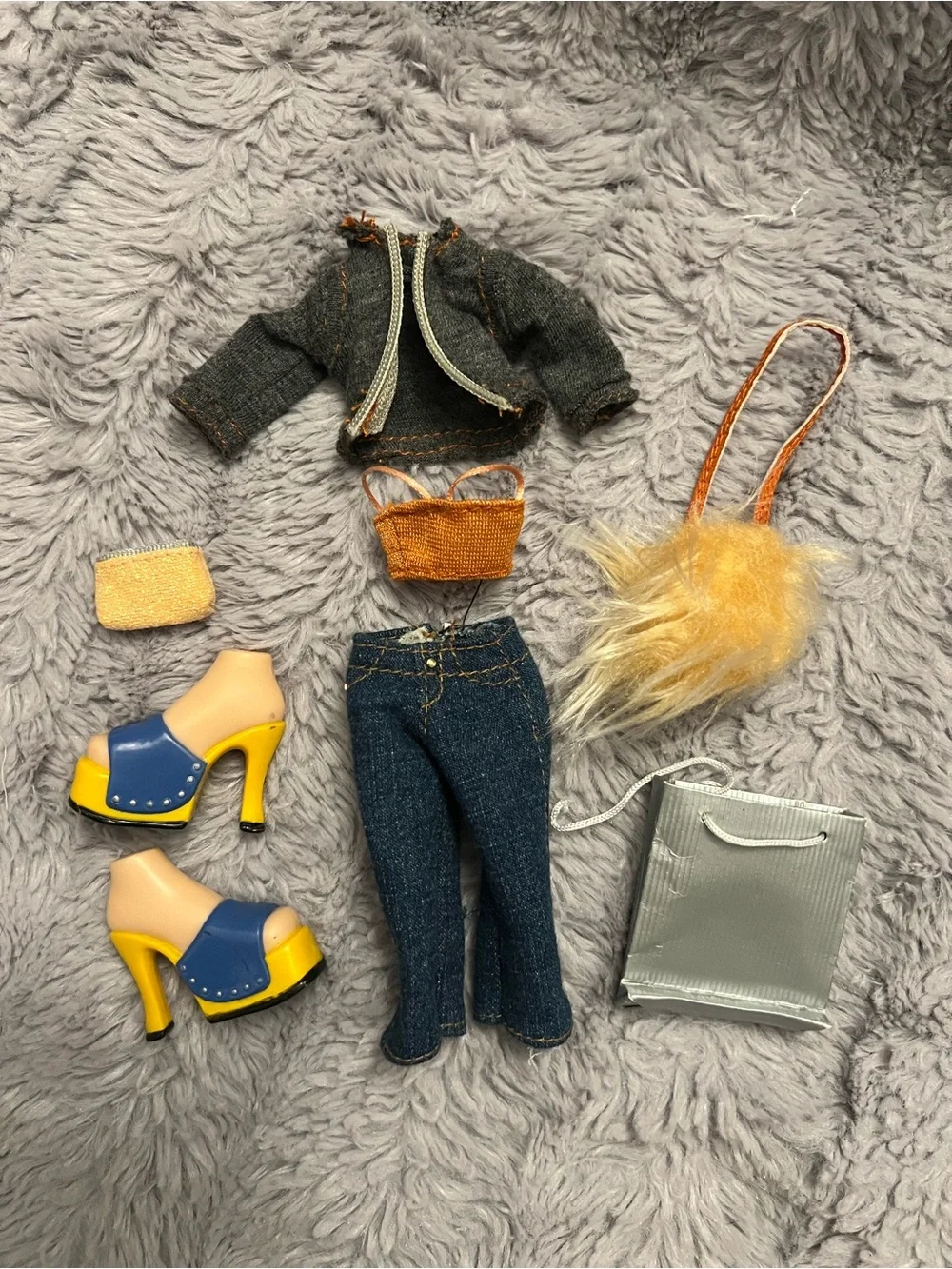 Bratz | Toys | Bratz Dolls Shopping Spree Fashion Pack | Poshmark